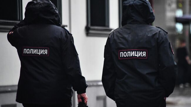 Сотрудники полиции