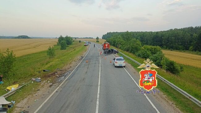 На месте ДТП с участием автомобиля и микроавтобуса в Подмосковье. 9 июля 2025