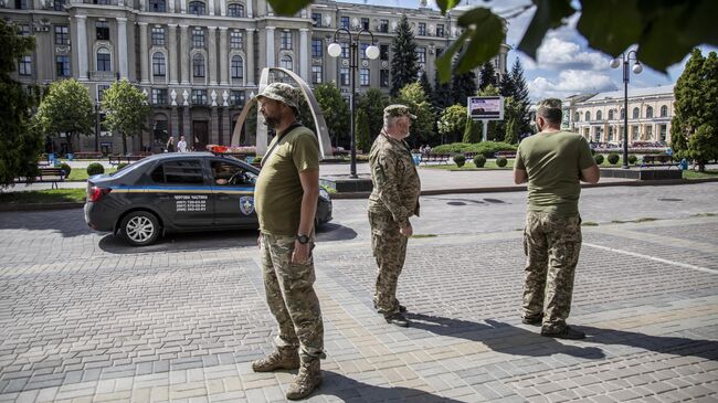 Сотрудники ТЦК патрулируют улицы