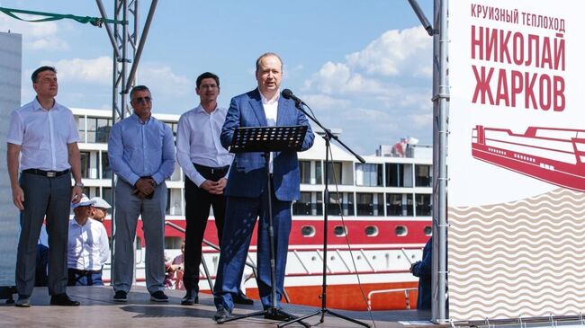 Торжественная церемония спуска на воду круизного судна проекта Карелия - Николай Жарков в Нижнем Новгороде