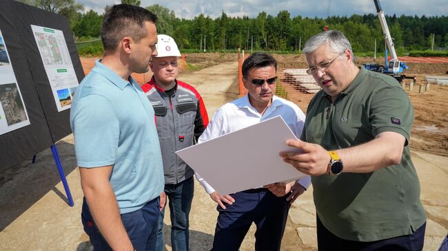 Губернатор Андрей Воробьев обсуждает модернизацию мощности очистных сооружений в Дубне