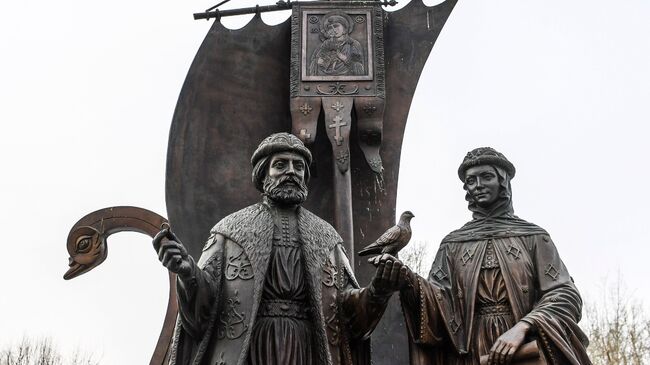 Памятник святым Петру и Февронии в Екатеринбурге